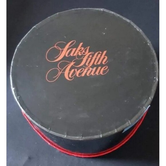 Saks Fifth Avenue | Accessories | 5th Saks Fifth Avenue Hat Box W 2 ...
